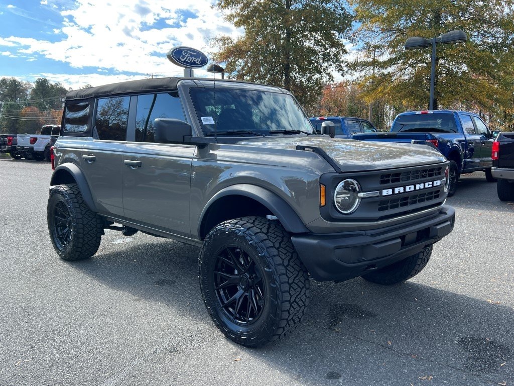 New 2025 Ford Bronco Base 4 Door in Springfield #JB59427 | Sheehy Ford ...
