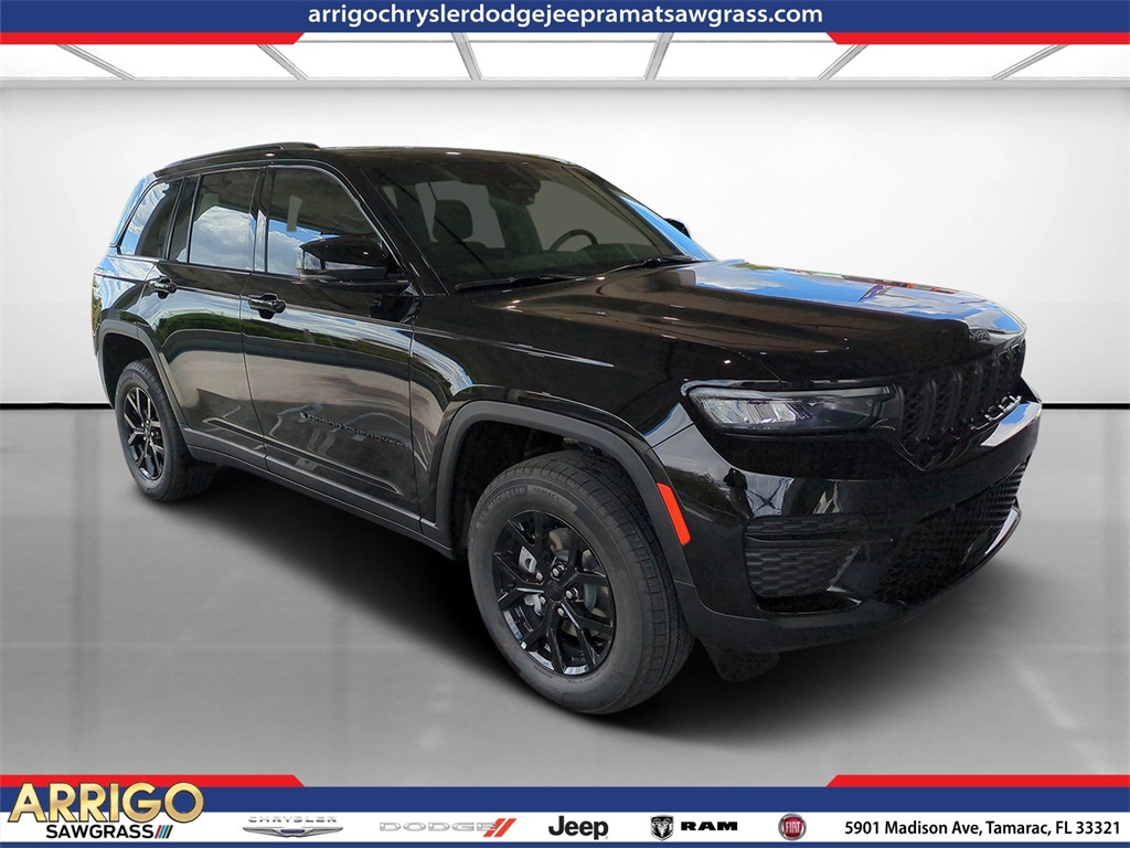 New Diamond Black Crystal Pearlcoat 2025 Jeep Grand Cherokee Altitude ...