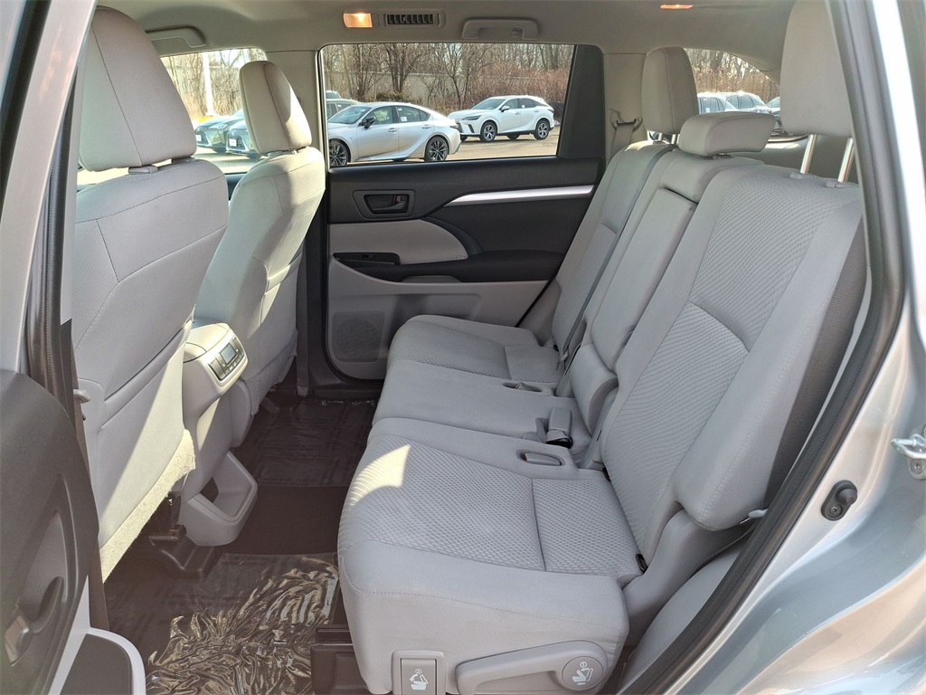 Used 2019 Toyota Highlander in Watertown CT | 5TDBZRFHXKS953640 ...