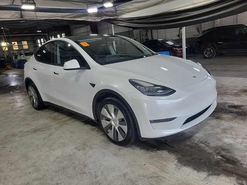 Pre-Owned 2023 Tesla Model Y Long Range 4D Sport Utility in Cleveland ...